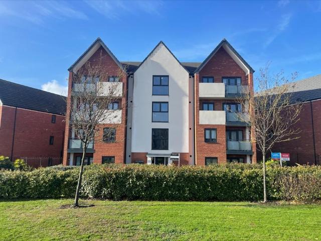 Cicero Crescent, Fairfields 2 bed duplex to rent £1,450 pcm £335 pw