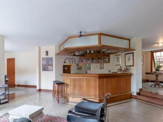 CIDADE JARDIM SOBRADO 5 SUITES / 9 VAGAS / PROXIMO AO CLUBE PAINEIRAS