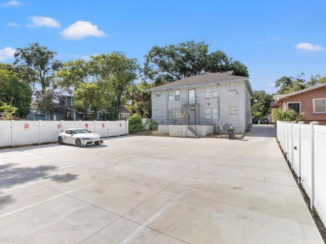 Cigar City Flats Studio Apartment for Rent at 911 E 23rd Ave, Tampa, FL 33605 V. M. Ybor