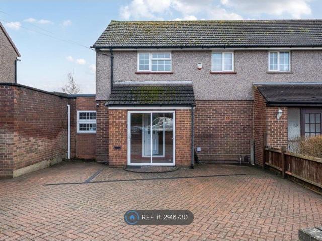 Cippenham Lane, Slough SL1, 4 bed semi detached house to rent, £2,500 pcm | PrimeLocation