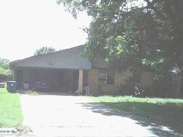 Circle Dr