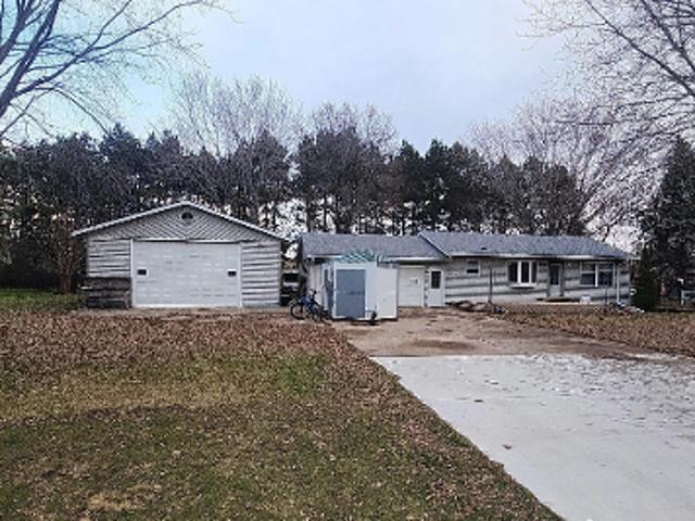 Circle Dr