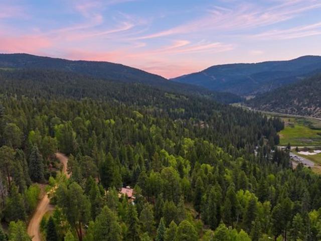Circle Dr, Valle Escondido, NM 87571