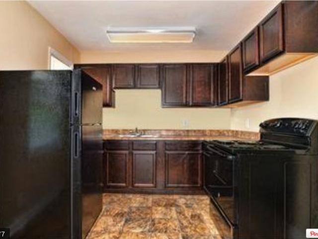 Circle Oaks Apartments: Modernized Townhome Living in a Quiet Gastonia Community 3 Bedroom Apartment for Rent at 1018 Sims Cir, Gastonia, NC 28052