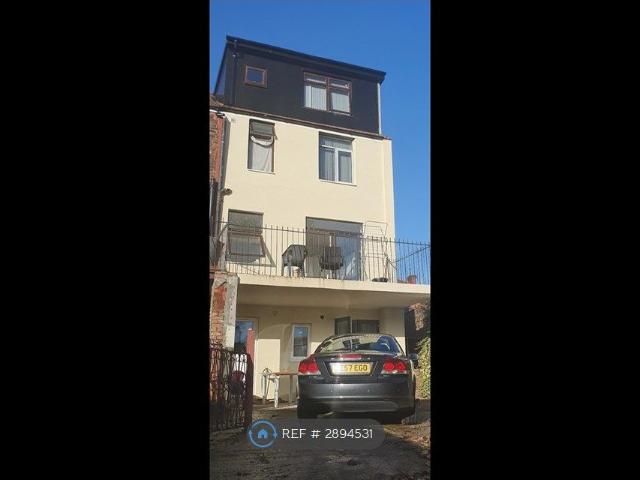 Circular Road, Manchester M25, Room to rent, £650 pcm | PrimeLocation