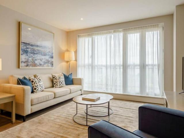 Circus Apartments, 39 Westferry. 2 bed flat to rent £4,117 pcm £950 pw