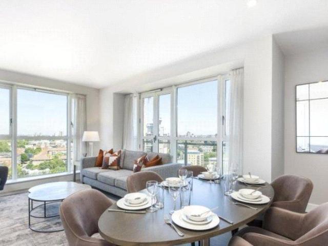 Circus Apartments, Canary Wharf E14 2 bed apartment to rent £4,160 pcm £960 pw