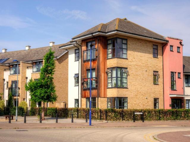 Circus Drive, Cambridge CB4, 2 bed flat to rent, £1,600 pcm | PrimeLocation