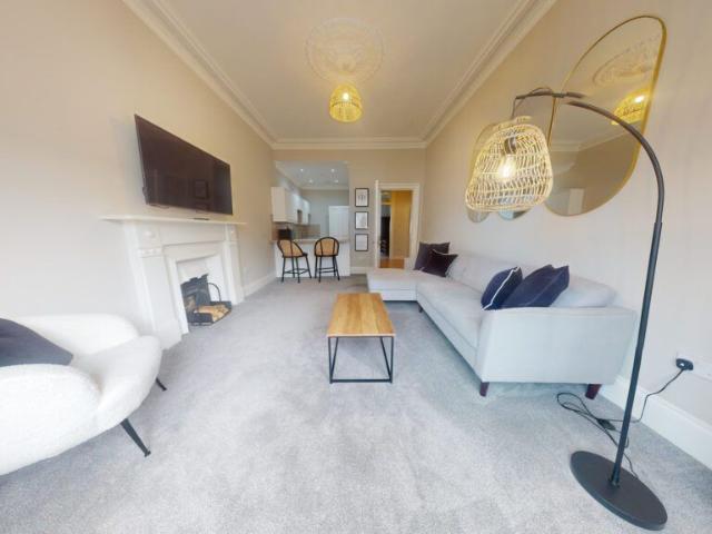 Circus Drive, Dennistoun, Glasgow. G31, 2 bed flat to rent, £1,300 pcm | PrimeLocation