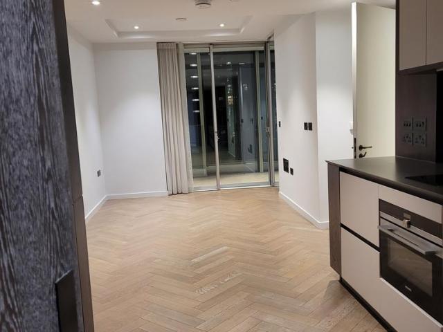 Circus Road West, London SW11 Studio to rent £2,750 pcm £635 pw