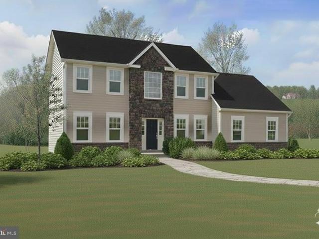 Cisella Dr, Pottsville, PA 17901
