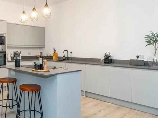 City of Edinburgh, EH10 4SY, United Kingdom | 2 bed apartment for rent #165613106 | Rentberry