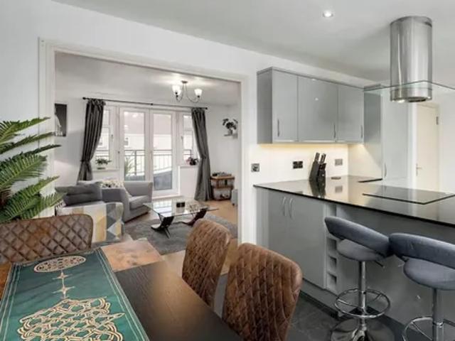 City of Edinburgh, EH11 1AH, United Kingdom | 3 bed apartment for rent #165106304 | Rentberry
