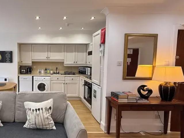 City of Edinburgh, EH1 1QQ, United Kingdom | 3 bed apartment for rent #97930174 | Rentberry