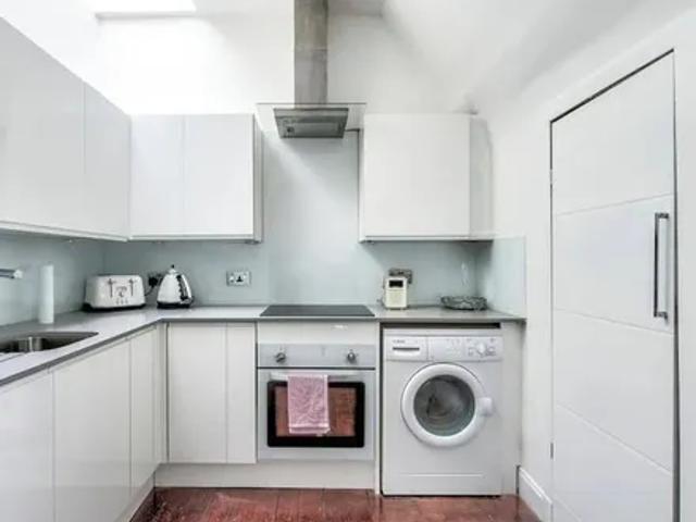 City of Edinburgh, EH1 1SR, United Kingdom | 2 bed apartment for rent #96701782 | Rentberry