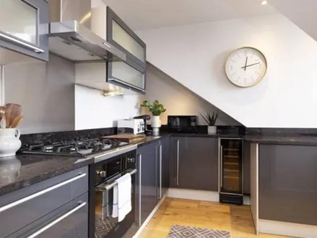 City of Edinburgh, EH2 3EE, United Kingdom | 2 bed apartment for rent #96699182 | Rentberry