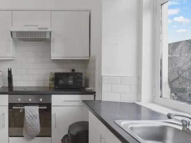 City of Edinburgh, EH7 5TR, United Kingdom | 2 bed apartment for rent #165277677 | Rentberry
