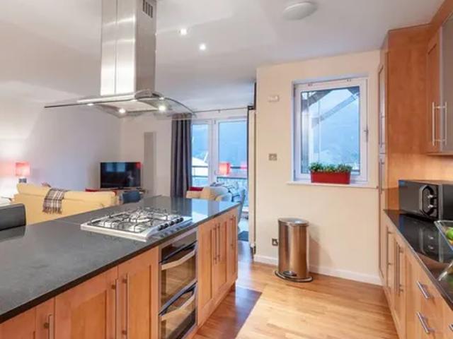 City of Edinburgh, EH8 8BA, United Kingdom | 3 bed apartment for rent #96963149 | Rentberry