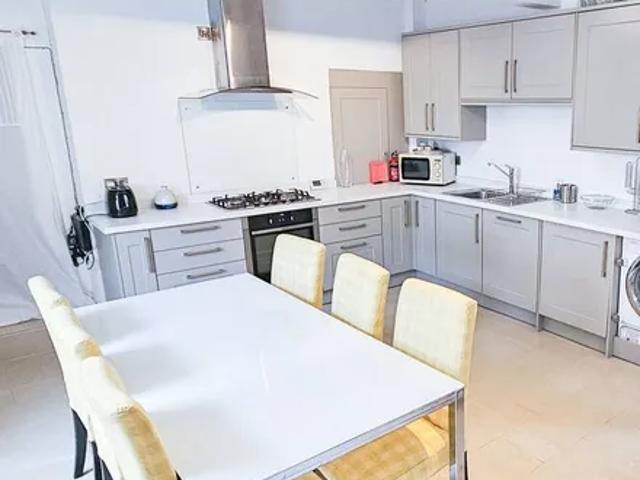 City of Edinburgh, EH8 8BR, United Kingdom | 4 bed house for rent #128025140 | Rentberry