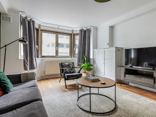 City Of London E1, 1 bed flat to rent, £2,650 pcm | PrimeLocation