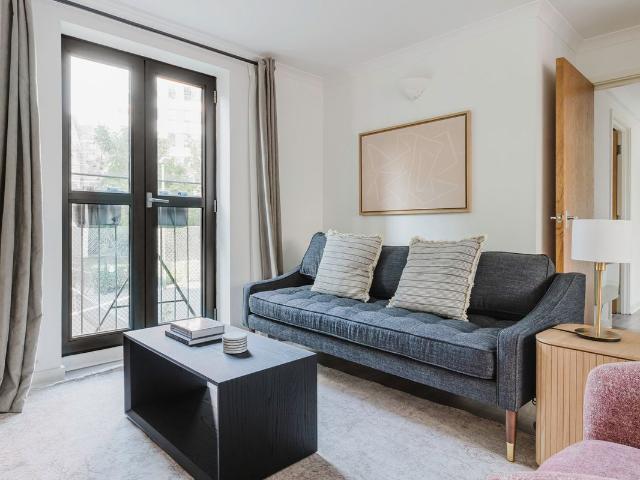 City Of London EC2M, 2 bed flat to rent, £3,470 pcm | PrimeLocation