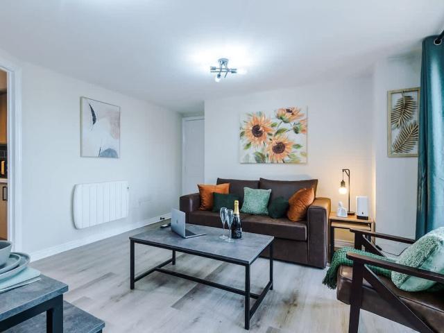 City Of Salford M5, 2 bed flat to rent, £3,348 pcm | PrimeLocation