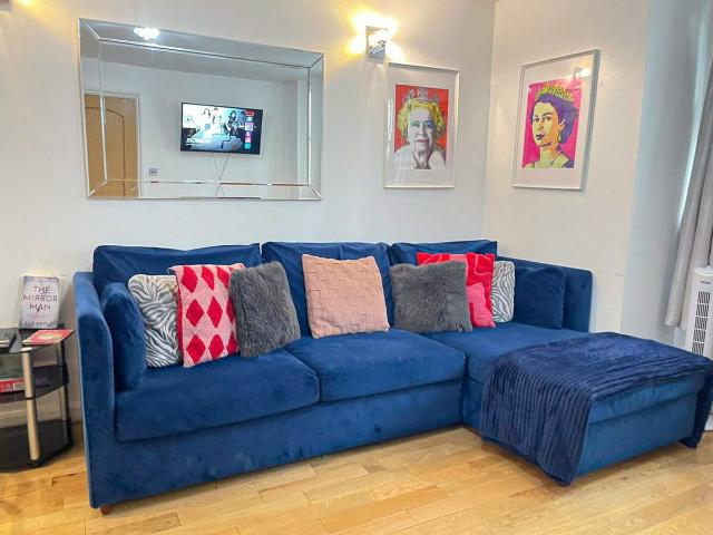 City Of Westminster W2, 3 bed flat to rent, £8,606 pcm | PrimeLocation