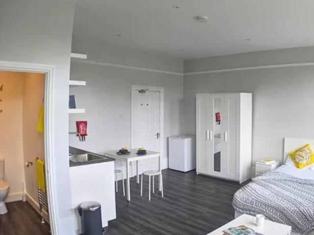 City Accountants, 438 Streatham High Road, London, SW16 5GY, United Kingdom | Room for rent #168128380 | Rentberry
