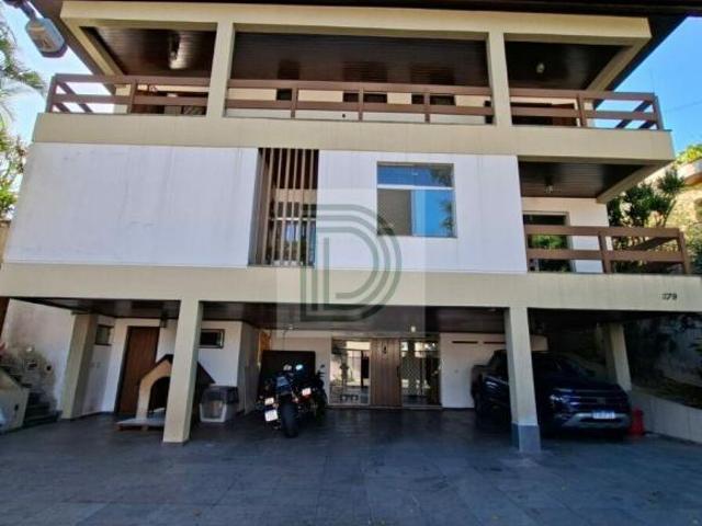 City Butantã residência de alto padrão com 4 suítes, piscina e 6 vagas