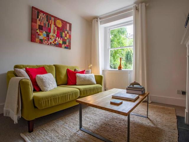 City Centre BA1, 2 bed flat to rent, £3,340 pcm | PrimeLocation