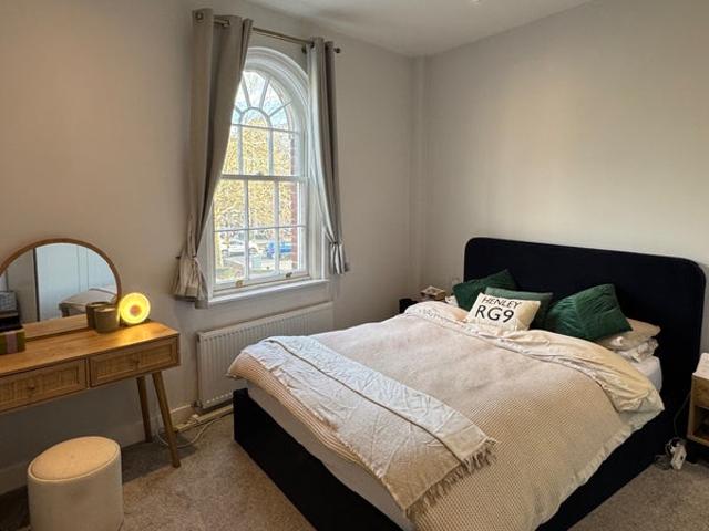 City Centre Modern Flat
