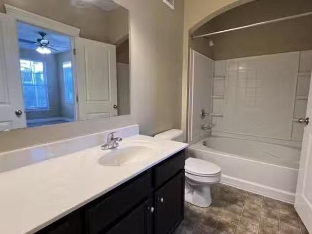 City Flats at Renwick, 1605 South Ira St, Bloomington 2 Bedr.