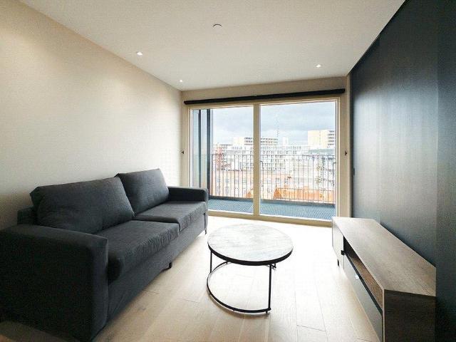 City Gardens Spinners Way, Manchester 1 bed apartment to rent £1,045 pcm £241 pw
