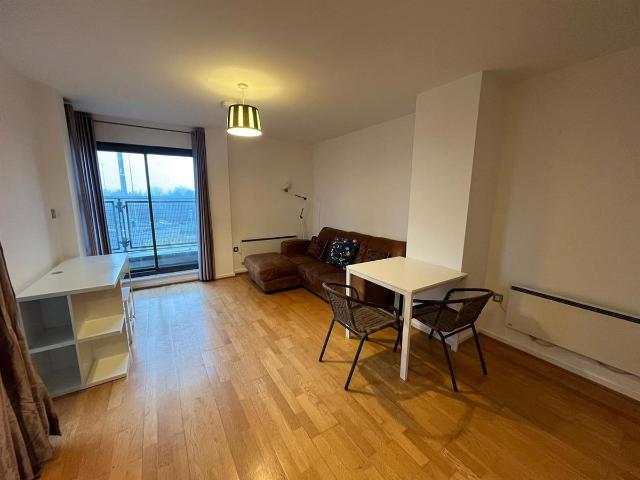 City Gate 1, Blantyre Street, Castlefield M15, 1 bed flat to rent, £1,050 pcm | PrimeLocation