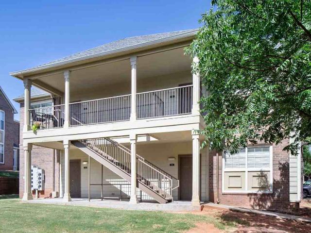 City Heights on 2nd 3 Bedroom Apartment for Rent at 1919 E 2nd St, Edmond, OK 73034