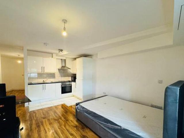 City House, Cranbrook Road, Studio Flat For
