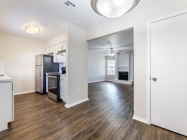 City Lake Townhomes 2 Bedroom Apartment for Rent at 210 W Lake Dr, Taylor, TX 76574