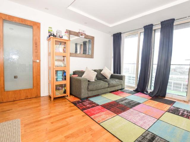 City Loft, 94 The Quays, Salford, Manchester M50, 2 bed flat to rent, £1,400 pcm | PrimeLocation