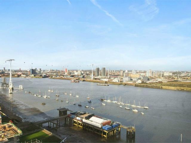 City Peninsula, Barge Walk, Greenwich SE10, 2 bed flat to rent, £2,000 pcm | PrimeLocation