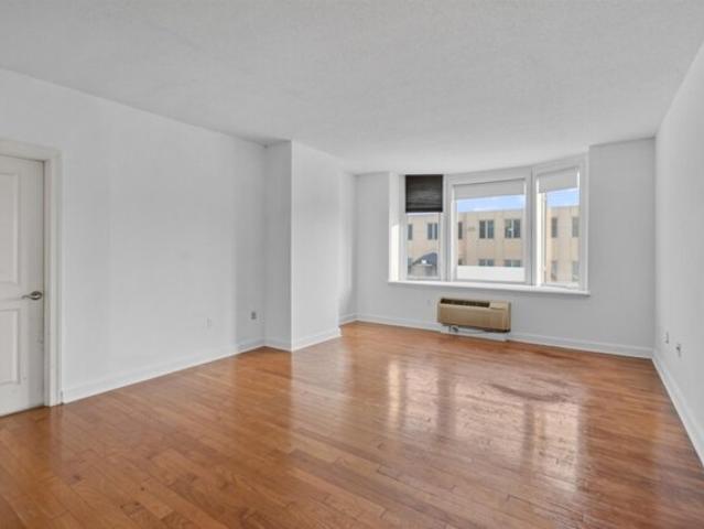 City Pl, Edgewater, Condo For Sale