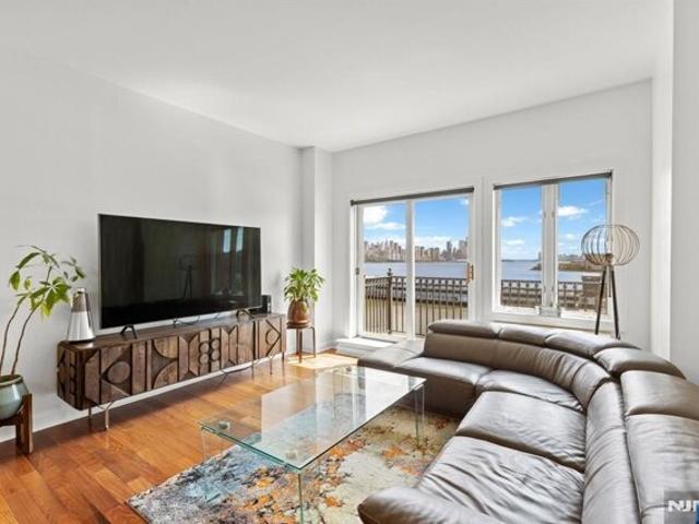 City Pl, Edgewater, Condo For Sale