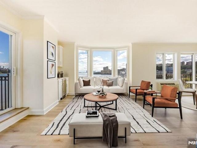 City Pl, Edgewater, Condo For Sale
