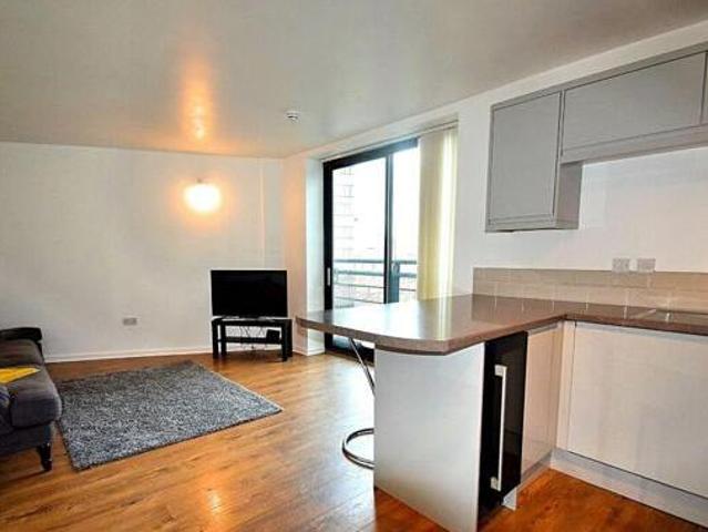 City Point, Chapel Street, 2 Bedroom Apartment