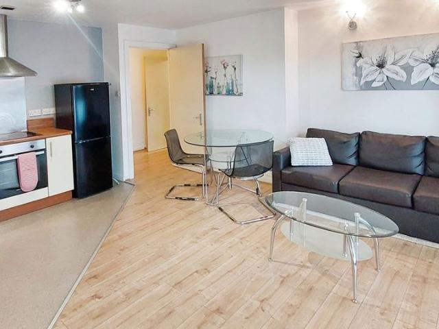 City Point 2, 156 Chapel Street M3, 2 bed flat to rent, £1,250 pcm | PrimeLocation
