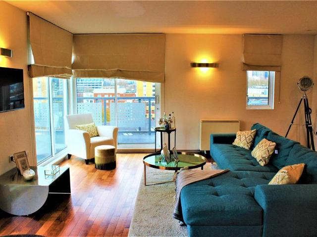 City Reach, Dingley Road, London, EC1V 2 bed penthouse to rent £4,250 pcm £981 pw