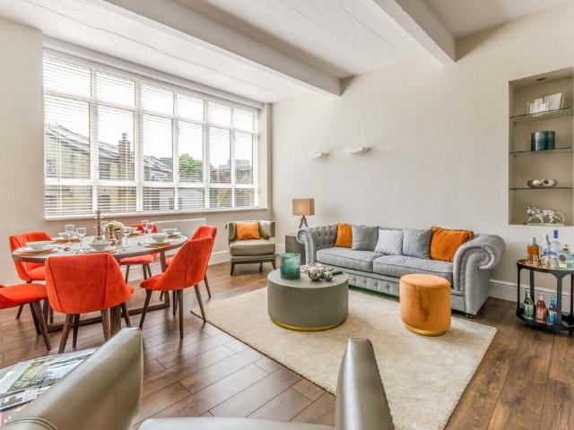 City Reach, Islington, London, EC1V 3 bed flat to rent £4,650 pcm £1,073 pw
