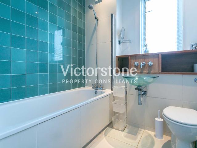 City Reach, London Modern One Bed Apartment with On Site Concierge and Resident Only Gym