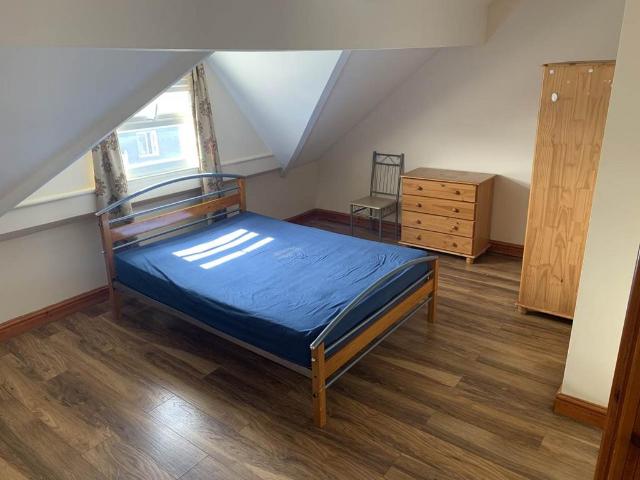 City Road, Cardiff, 2 bed flat to rent £1,150 pcm £265 pw
