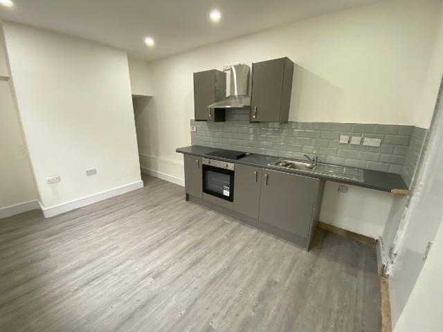 City Road, Cardiff CF24, 2 bed flat to rent, £825 pcm | PrimeLocation