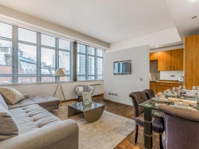 City Road, City, London, EC1V 2 bed flat to rent £3,795 pcm £876 pw